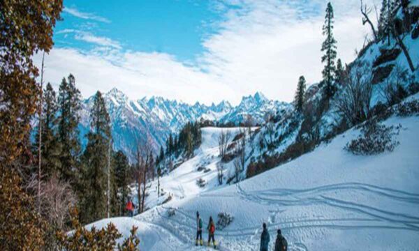 Top 9 Best Cold Places To Visit Near Delhi To Enjoy Snow falls In ...
