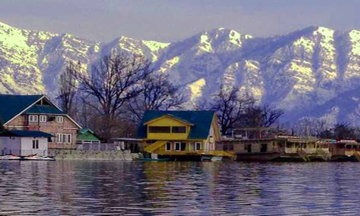 Beat The Summer With 9 Best Romantic Places To Visit In Kashmir For ...